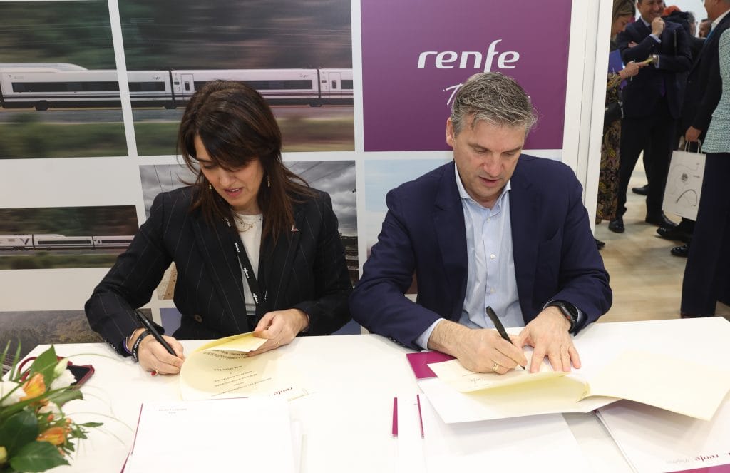 Renfe y Alsa renuevan en FITUR su alianza para el uso combinado de tren ...