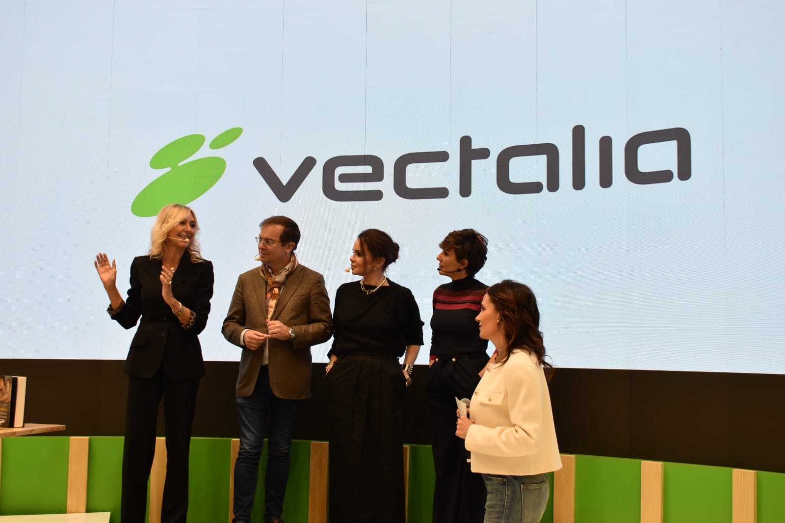 Vectalia lleva sus experiencias gastronómicas y literarias a Fitur