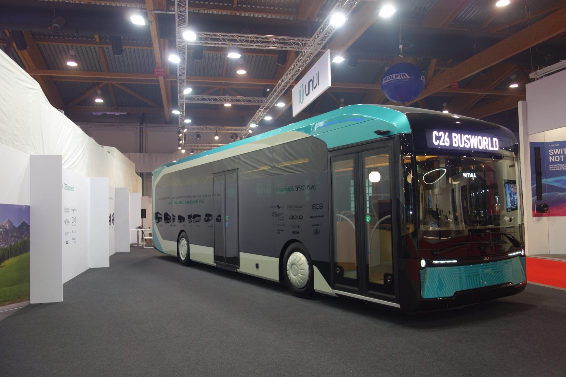 UNVI lanza una carrocería urbana impactante en Busworld