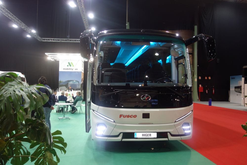 Higer presenta el autocar V10 en España a través de Mobility Bus en ...